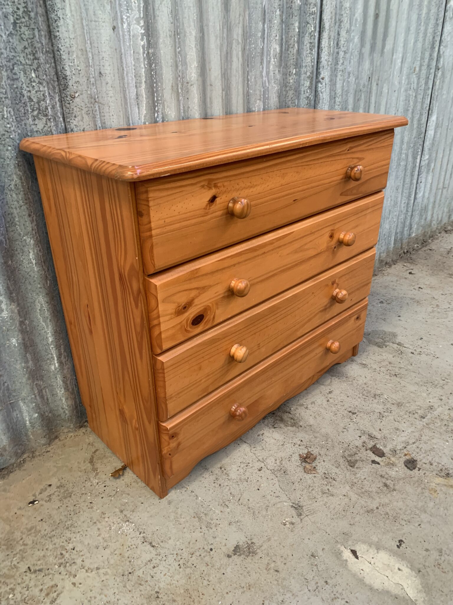 4 Drawer pine chest of drawers - E-Reuse
